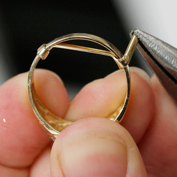 How to Size a Ring using a Counter Loc Ring Guard - Esslinger ...