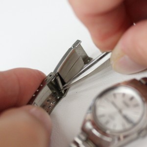 How to Install a Spring Loaded Buckle Extender - Esslinger Watchmaker ...
