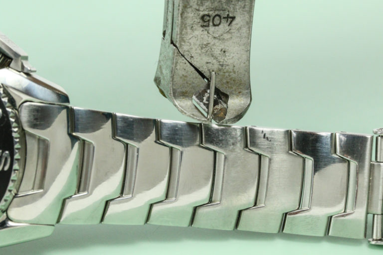 Watch Band Pin and Sleeve Replacing (Single Center Sleeve) - Esslinger ...