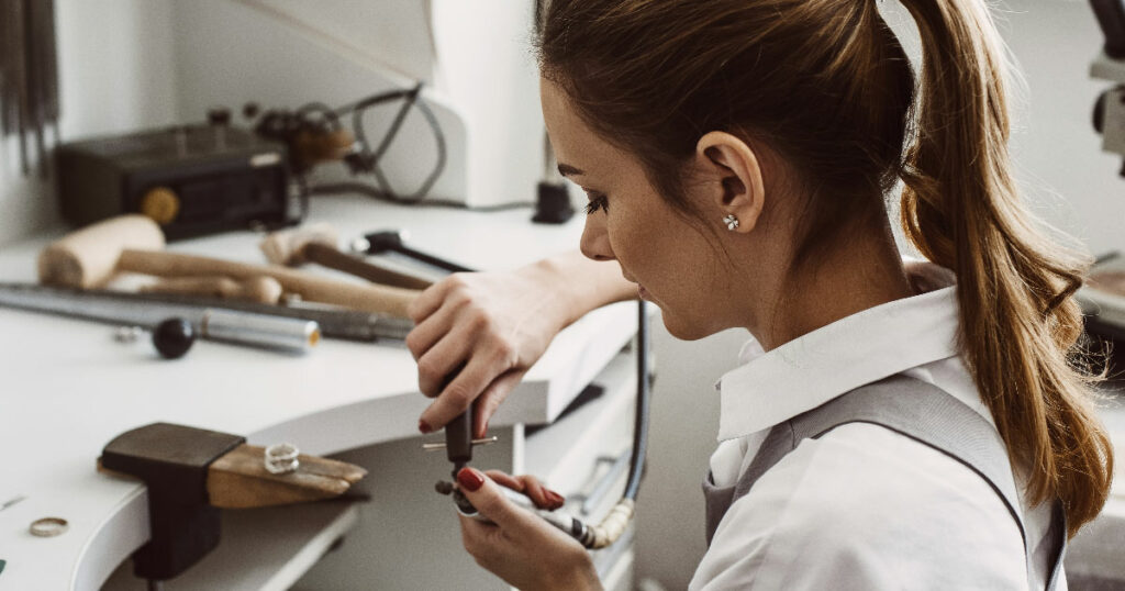Job Opening for Master Jeweler (New York, NY) - Esslinger Watchmaker ...