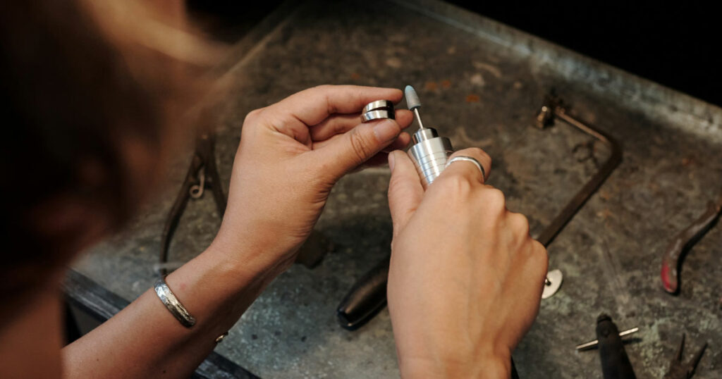 Job Opening for Bench Jeweler (Beverly Hills, CA) - Esslinger ...