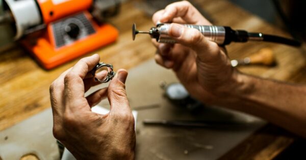 Job Opening for Bench Jeweler (Kerrville, TX) - Esslinger Watchmaker ...